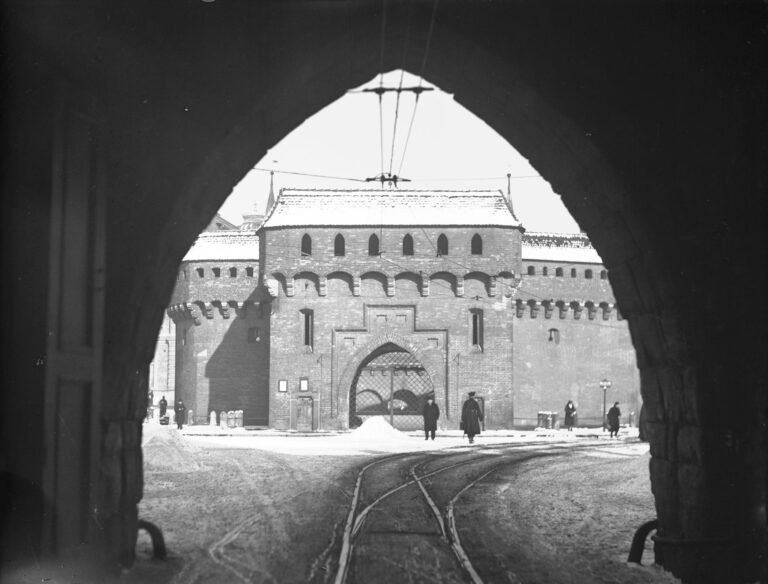 Barbakan w Krakowie. Historia, bilety i ciekawostki
