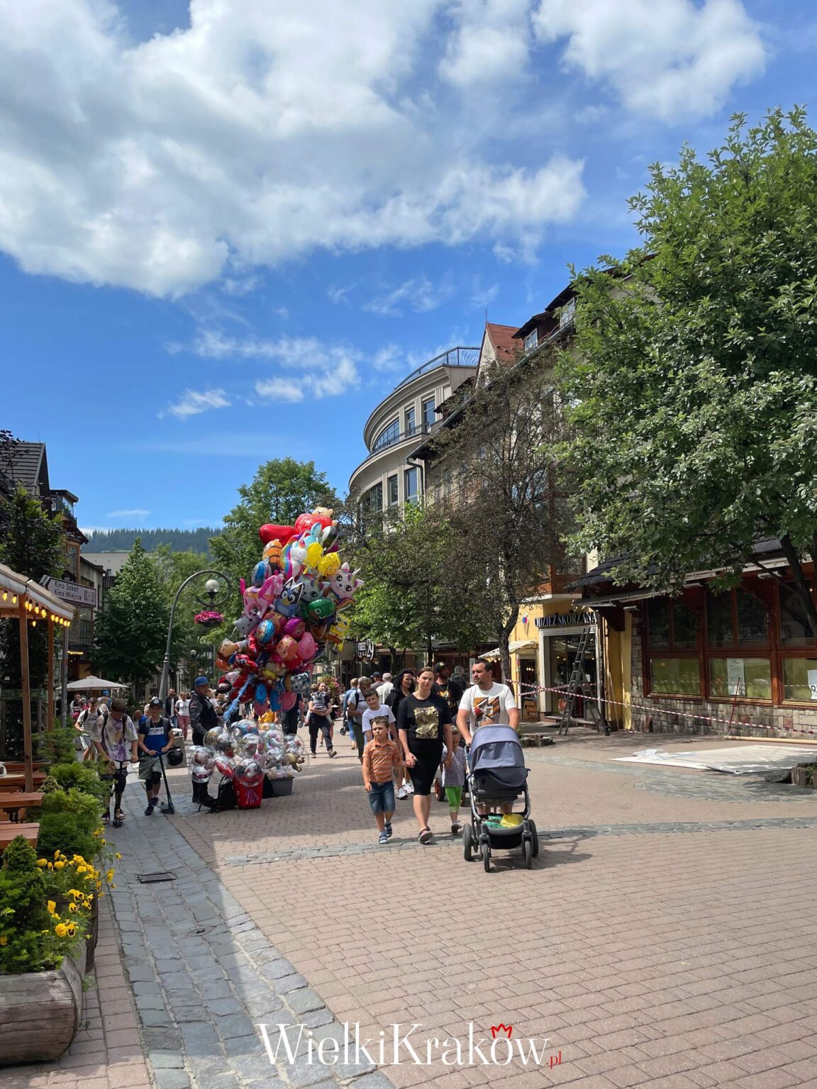 Jak z Krakowa dojechać do Energylandii? Ile to kosztuje?